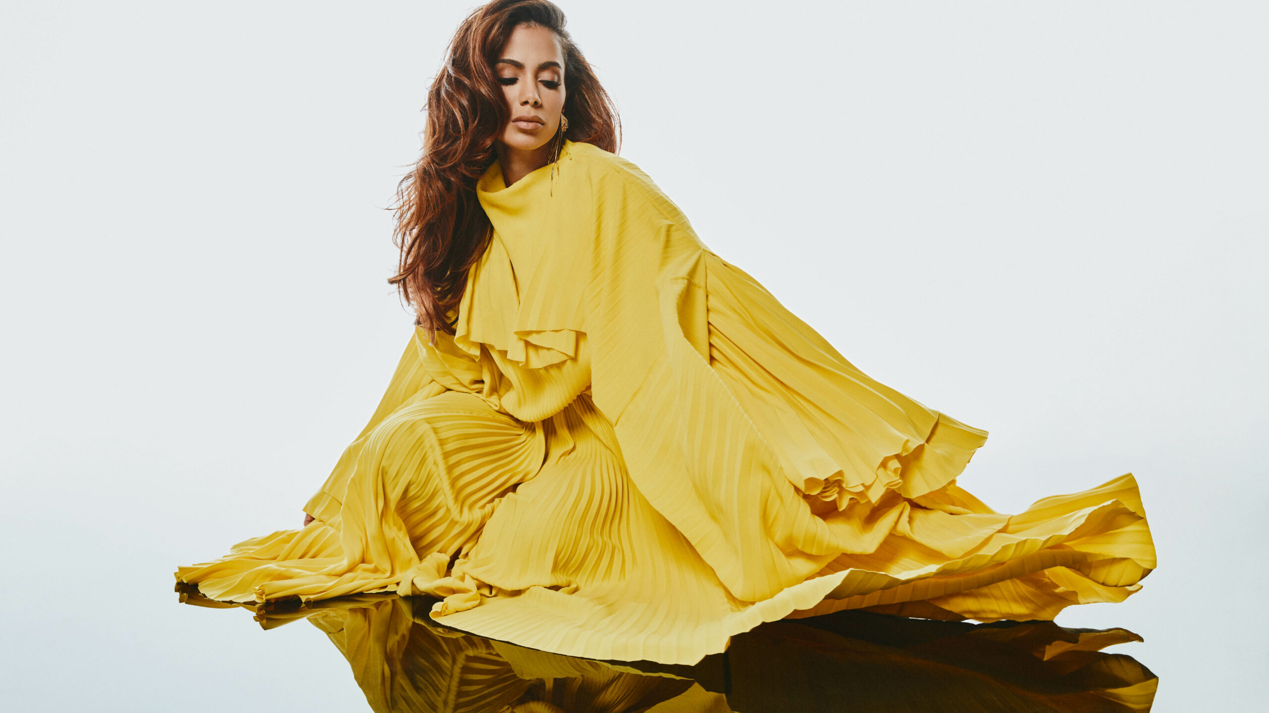 Divine Anitta - NYLON France